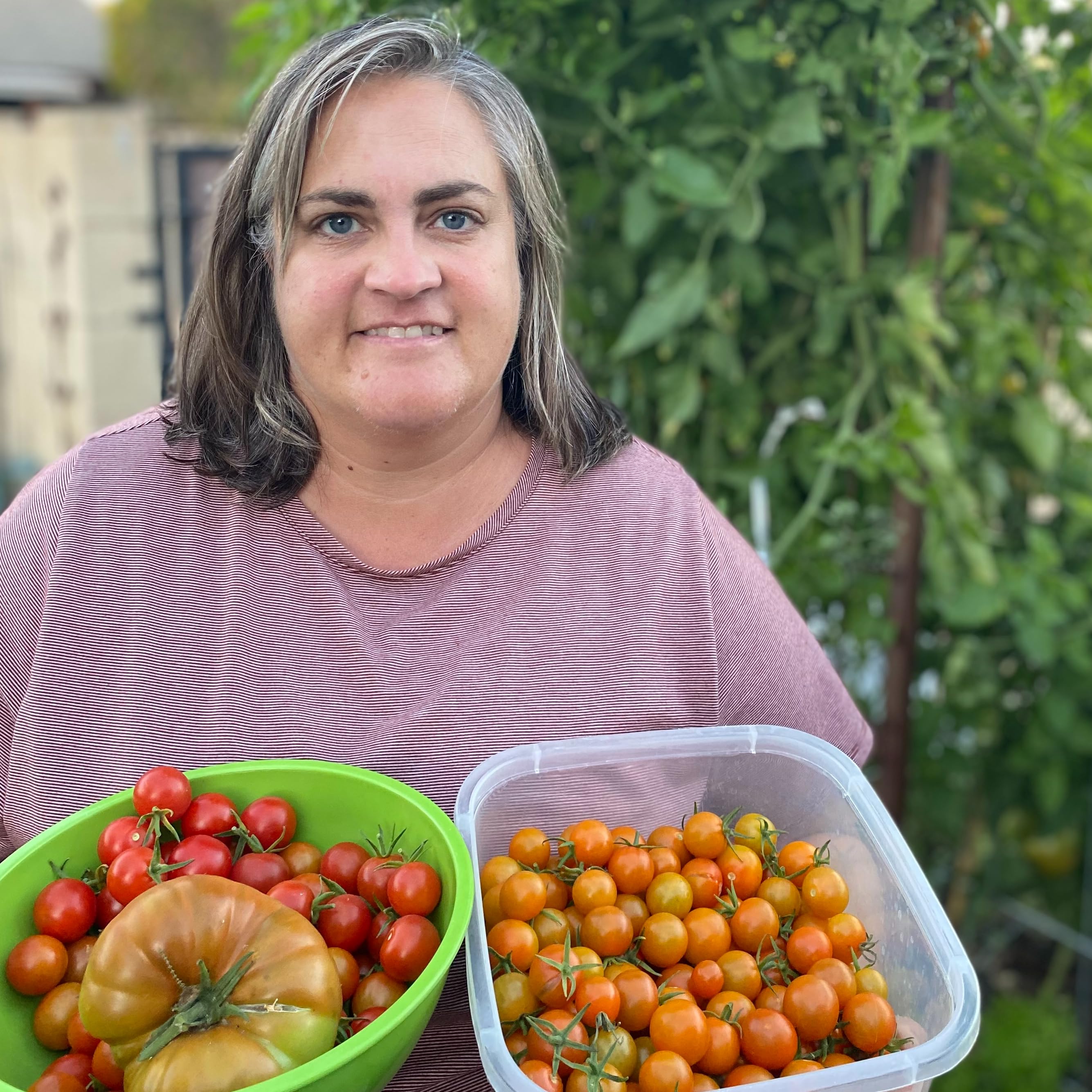 The Desert Smells Like Veggies's Amazon Page
