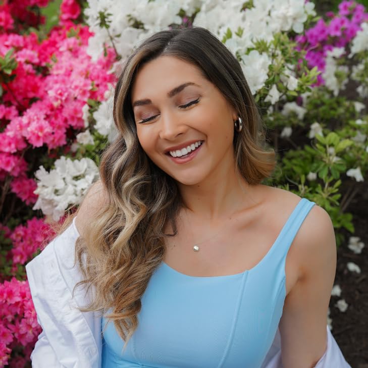 Emily Nicole's Amazon Page