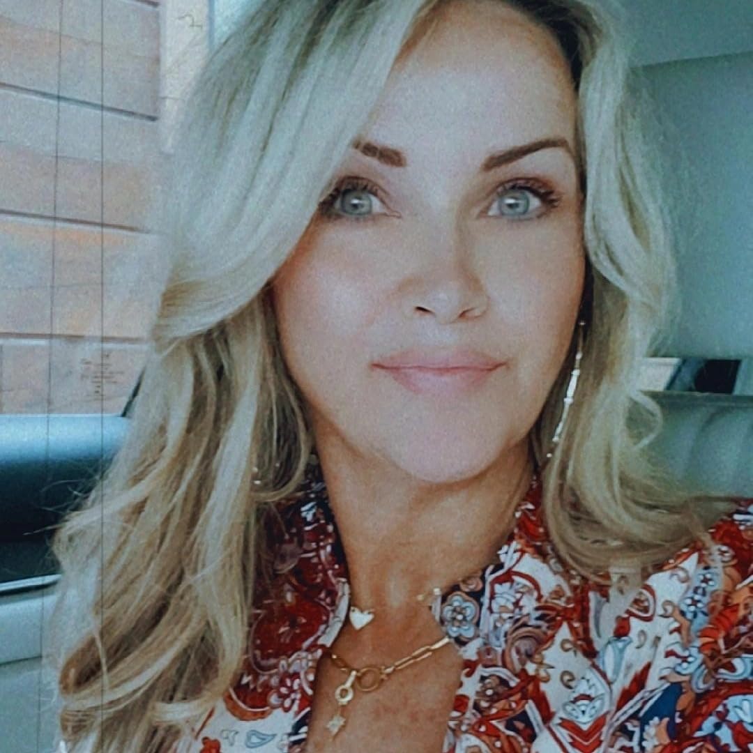 VICTORIA BISHOP/isavefaces's Amazon Page