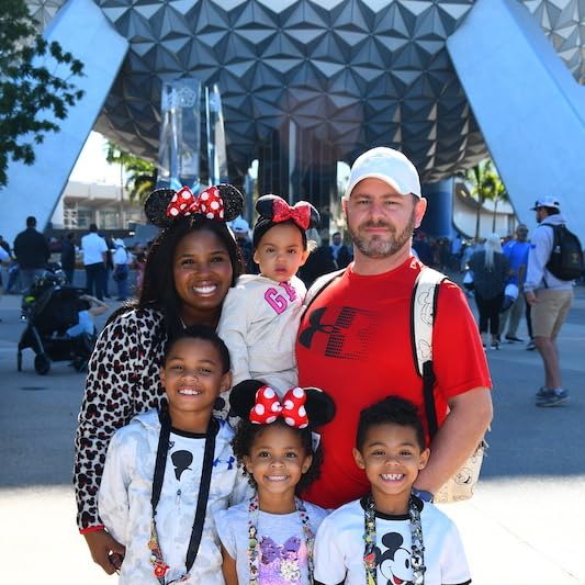 Jessica - Well Hello Magic's Amazon Page