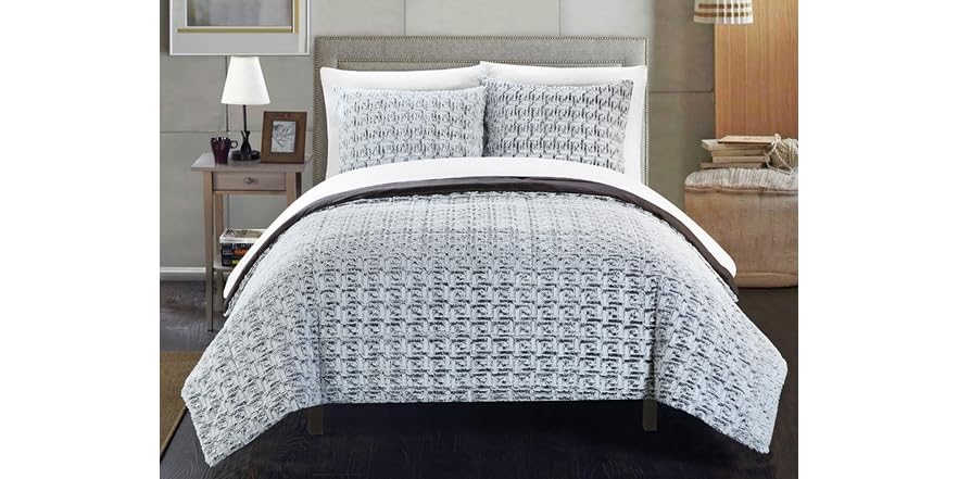 Greek Key Design 3-Piece Comforter Set
