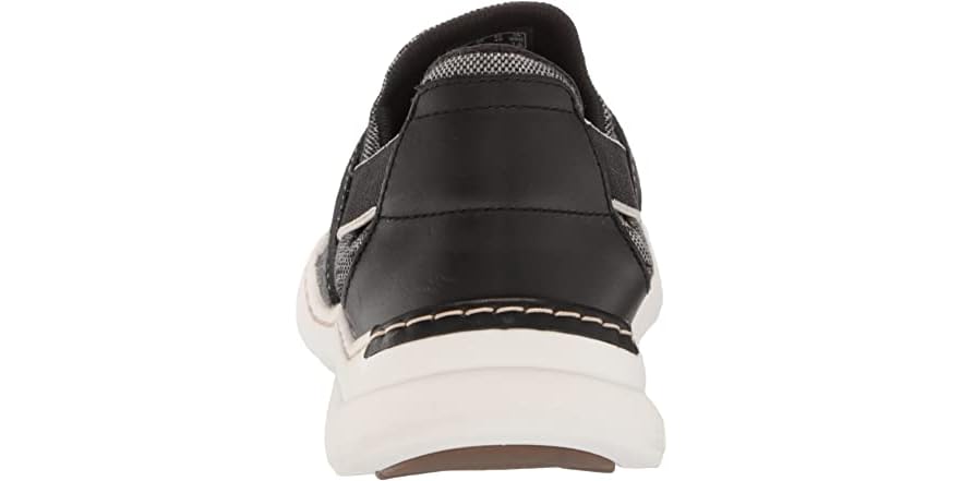Clarks Women's Teagan Go Sneaker