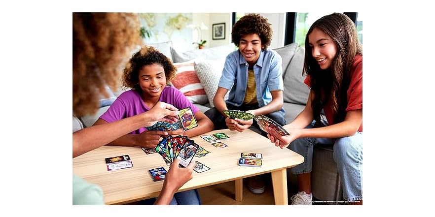 Mattel Games UNO Ultimate DC Card Game