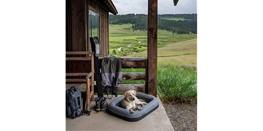 YETI Trailhead Dog Bed