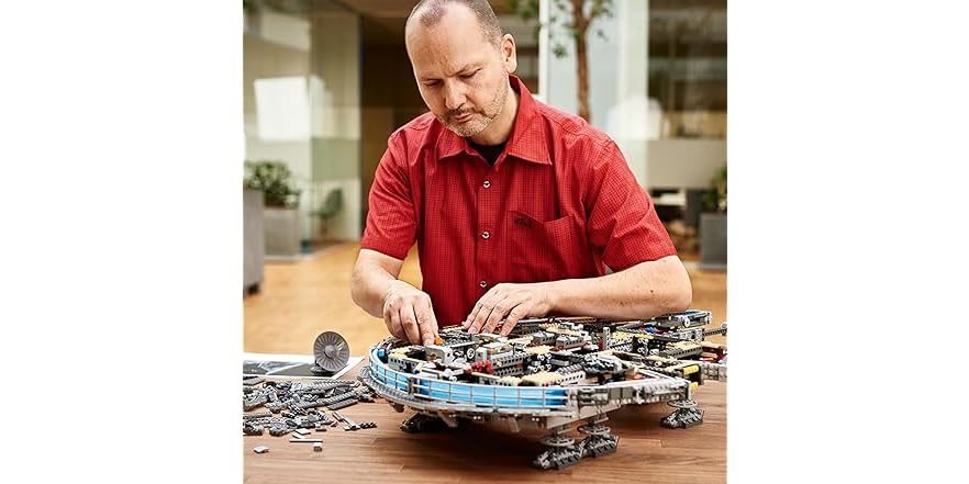 LEGO Star Wars Millennium Falcon Set