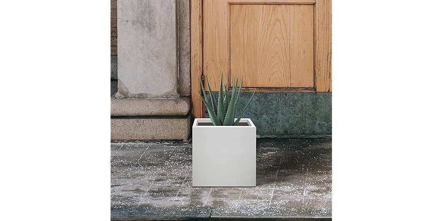 Kante Lightweight Modern Square Planter