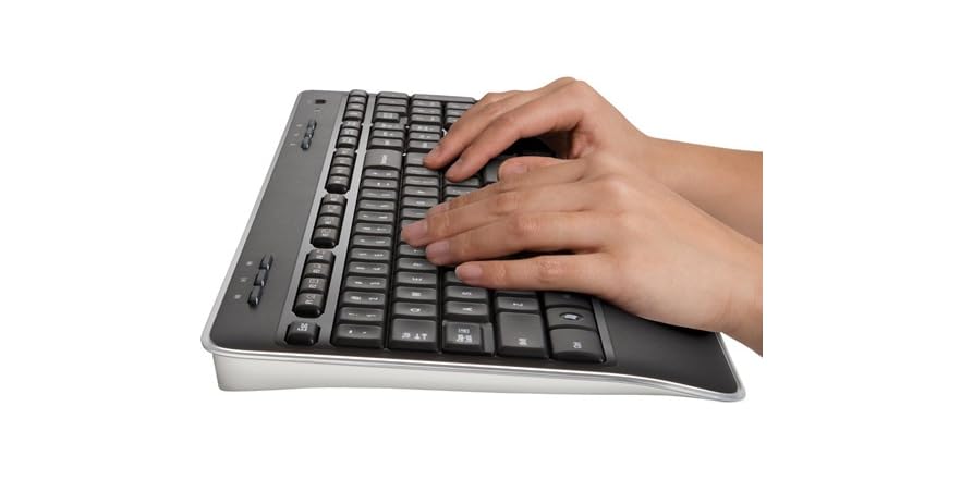 Logitech MK620 Wireless Keyboard & Mouse