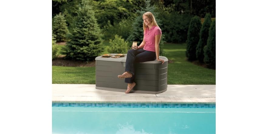 Rubbermaid Outdoor Storage Deck Box (Open Box)