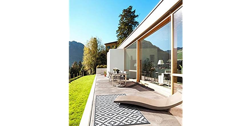 Green Decore Outdoor Rug