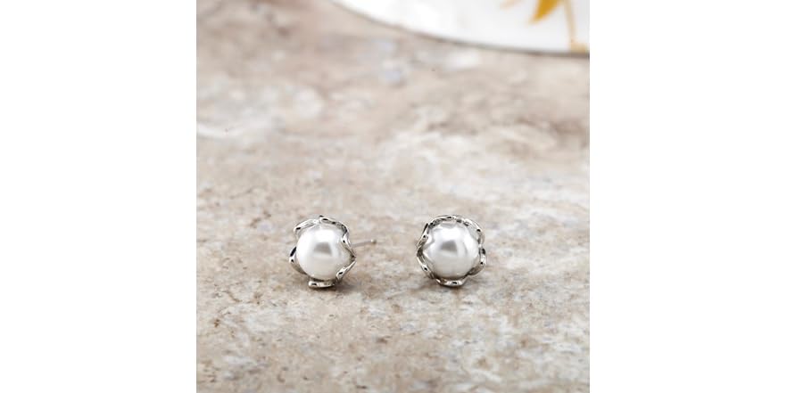 BH Flowered Pearl Stud Earrings