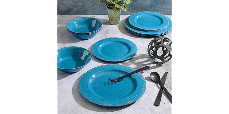 Laurie Gates Dinnerware Set