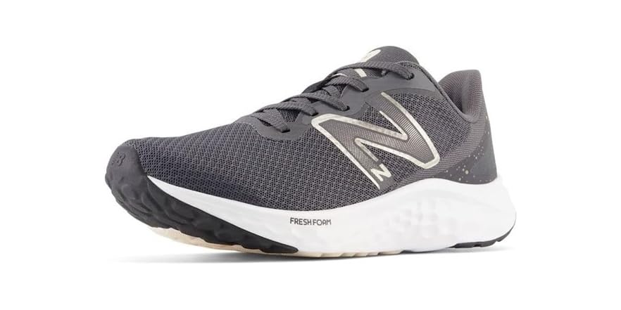 New Balance Women's Fresh Arishi V4 Shoe 10W