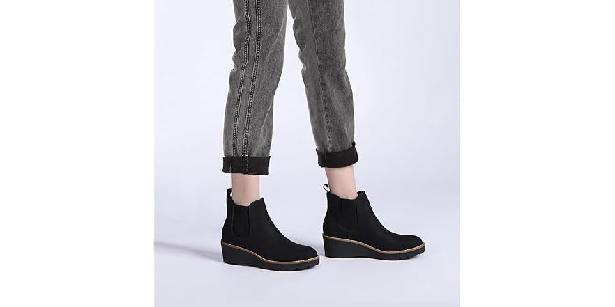 Athlefit Women's Chelsea Wedge Boots