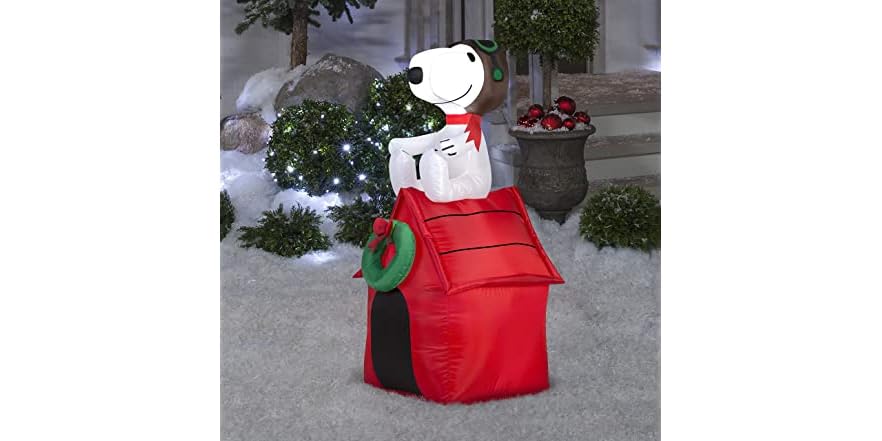 Gemmy Inflatable Snoopy on Dog House