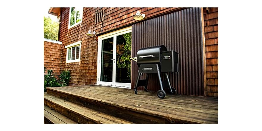 Traeger Grills Ironwood 650 Wood Pellet Grill