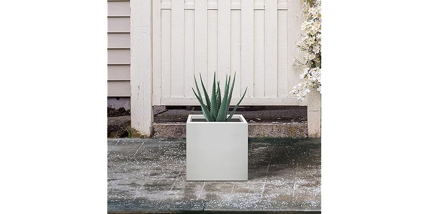 Kante Lightweight Modern Square Planter