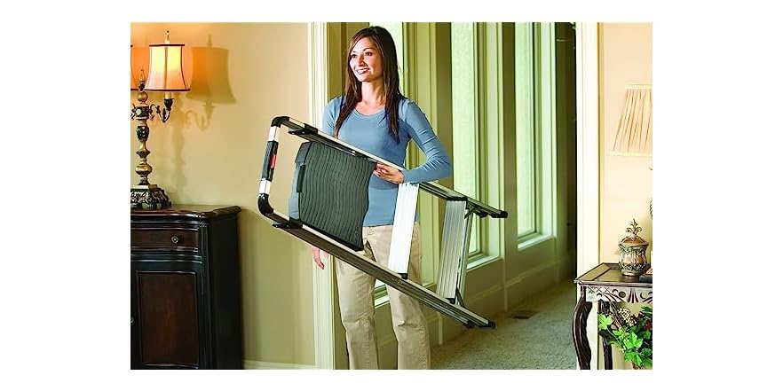 Rubbermaid 3-Step Ultra-Light Stool