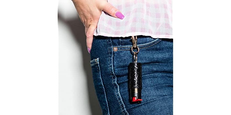 Pepper Spray 12-Foot Spray Range & UV Dye 4 Pack
