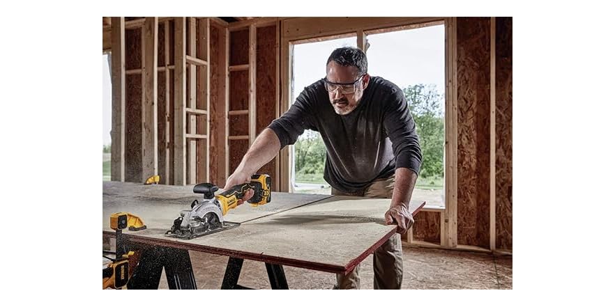 DEWALT DCS571B ATOMIC 20V MAX* 4.5in Circular Saw