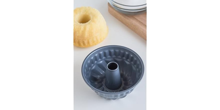 Fox Run Mini Fluted Pan with Center Tube