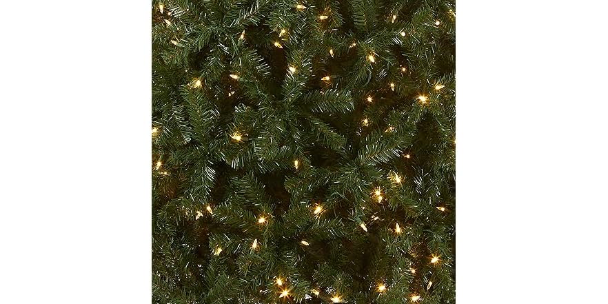 Pre-Lit North Valley Spruce Christmas Tree