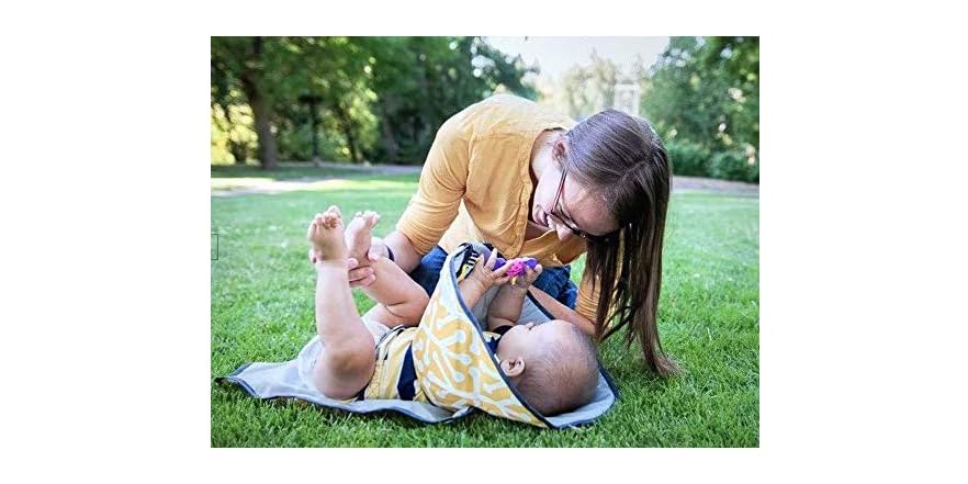 SnoofyBee Portable Changing Station