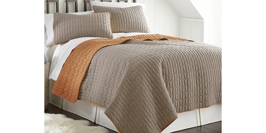 3-Piece Chevron Reversible Coverlet Set
