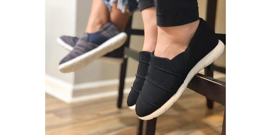 isotoner Zenz Stretch Satin Slipper, Slip-on Shoe, 8