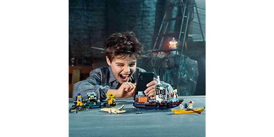 LEGO Hidden Side Wrecked Shrimp Boat Kit 310-pc.