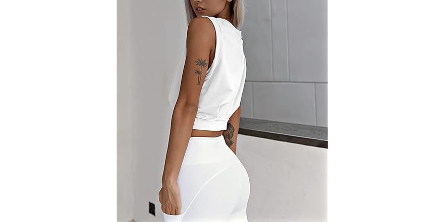 ARRIVE GUIDE Athletic Crop Top