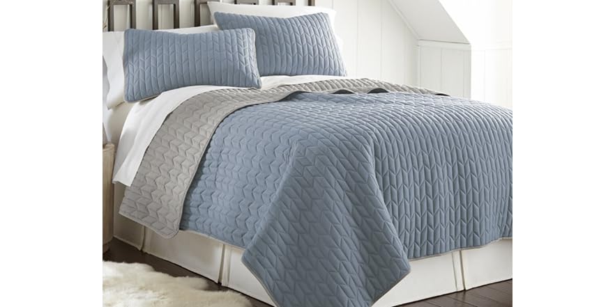 3-Piece Chevron Reversible Coverlet Set