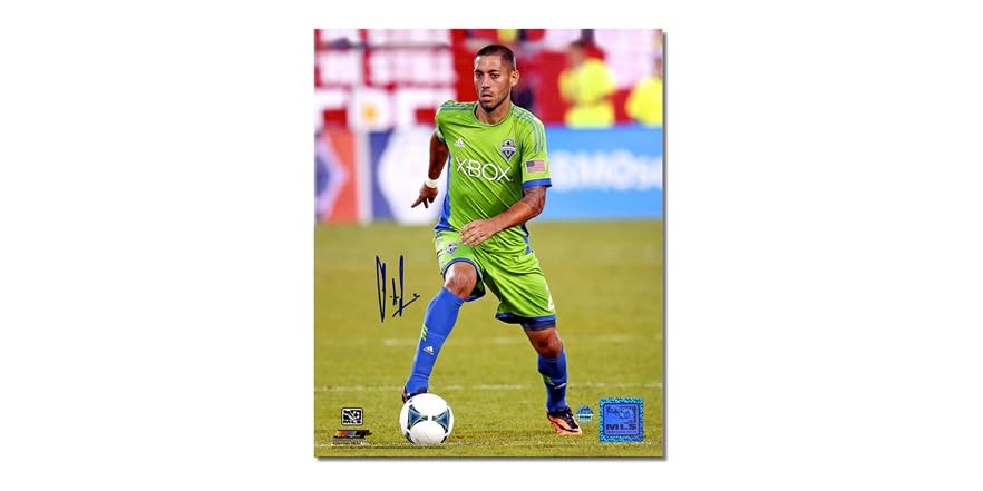 Clint Dempsey Signed Action 8x10 Photo