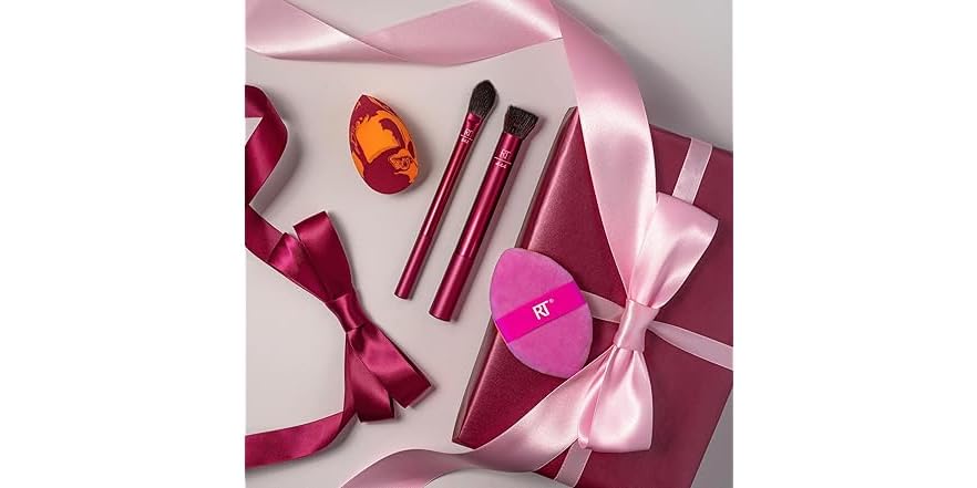 Real Techniques Merry Must-Haves Holiday Gift Set