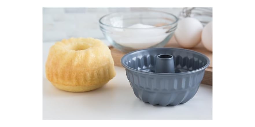 Fox Run Mini Fluted Pan with Center Tube