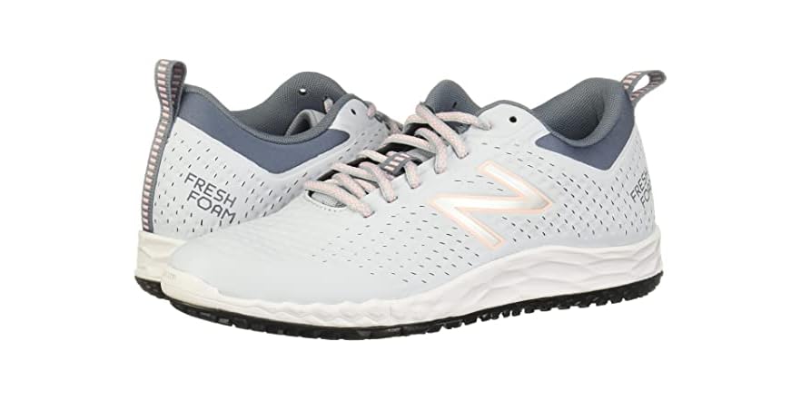 New Balance Women's 806 V1 Shoe