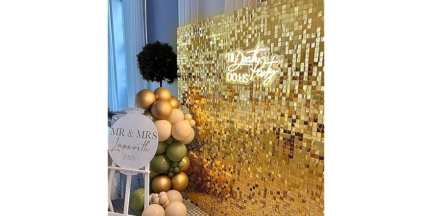 30 Pack Gold Shimmer Wall Backdrop