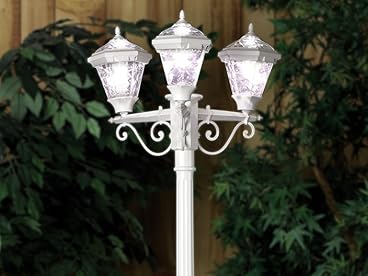 Westinghouse 3-Head Solar Post Lamp, White