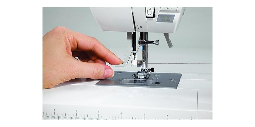 SINGER 8060 Computerized Sewing Machine (Open Box)