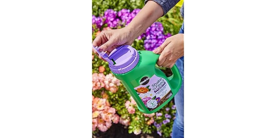 Miracle-Gro Shake 'N Feed Rose & Bloom P