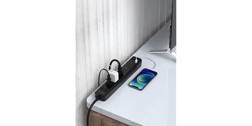 SUPERDANNY Surge Protector Power Strip