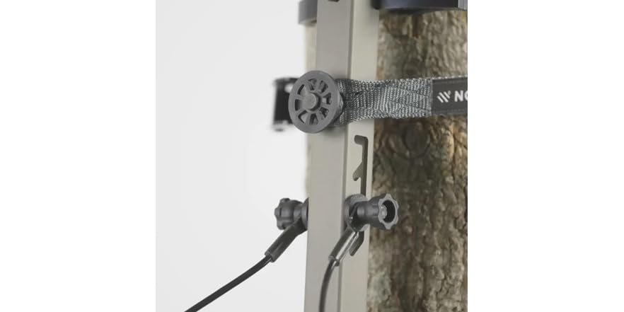 NOVIX Helo Ultra Lightweight Hang On Tree Stand