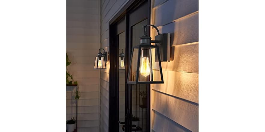 MOTINI Outdoor Wall Lantern