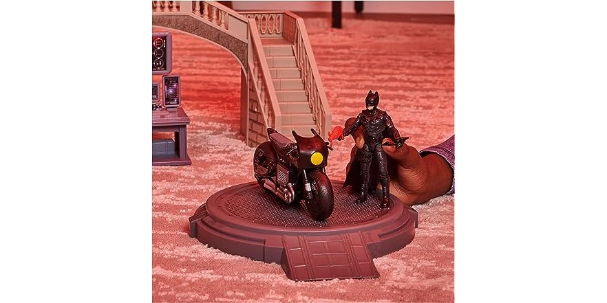 DC Comics Batman Batcave