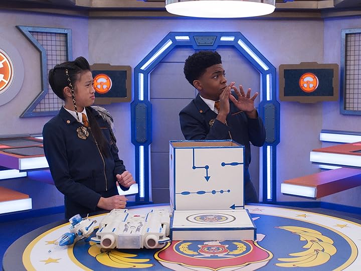 Amazon.com: Odd Squad: Book of Games & Gadget Testers : Alyssa Hidalgo ...