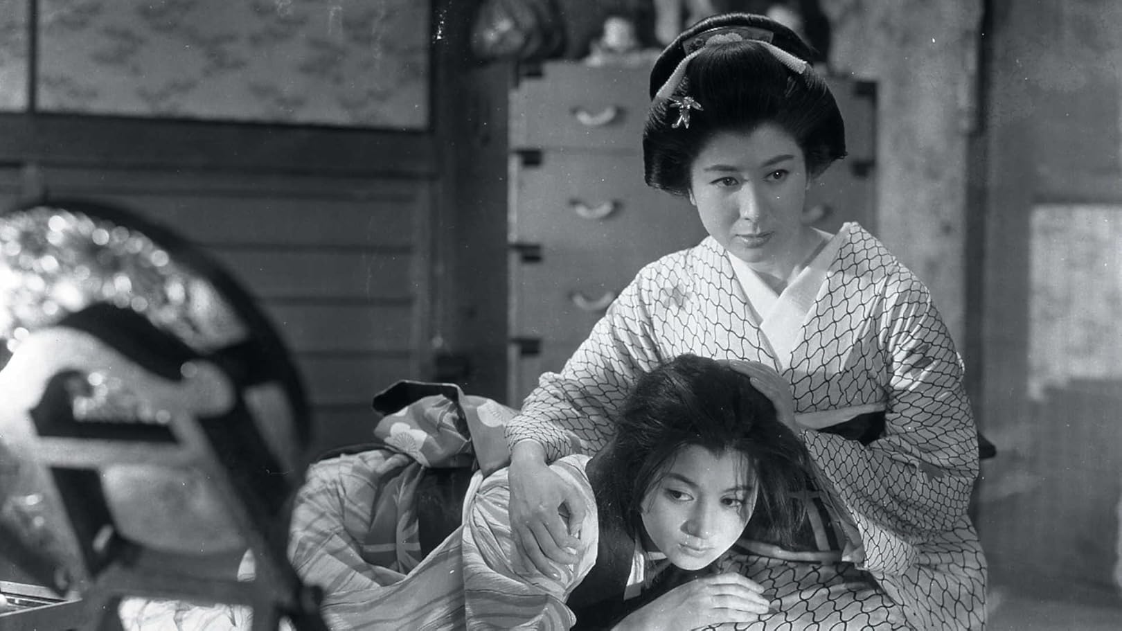 Amazon.co.jp: おしゅん捕物帖 謎の尼御殿を観る | Prime Video