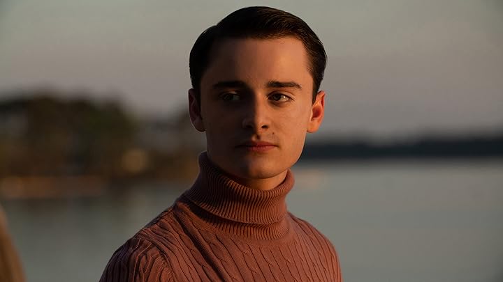 Amazon.com: The Tutor : Garrett Hedlund, Noah Schnapp, Victoria Justice ...