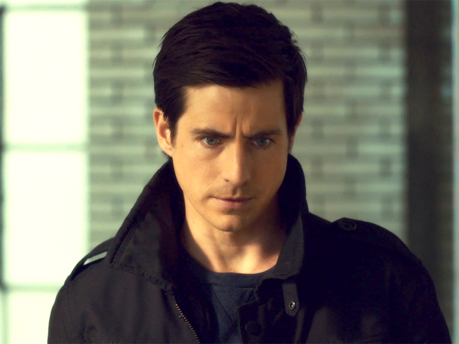 Prime Video: The Listener