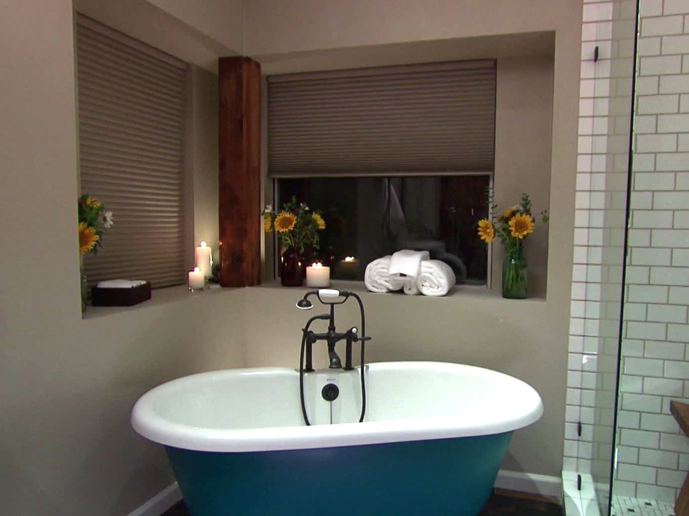 Prime Video: Bath Crashers - Season 6