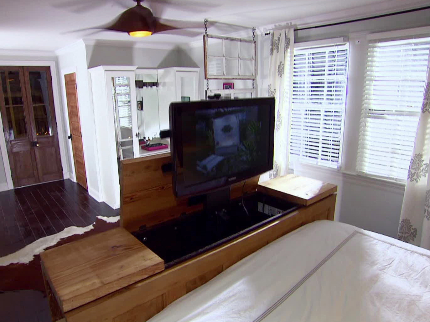 Prime Video: House Crashers - Season 8