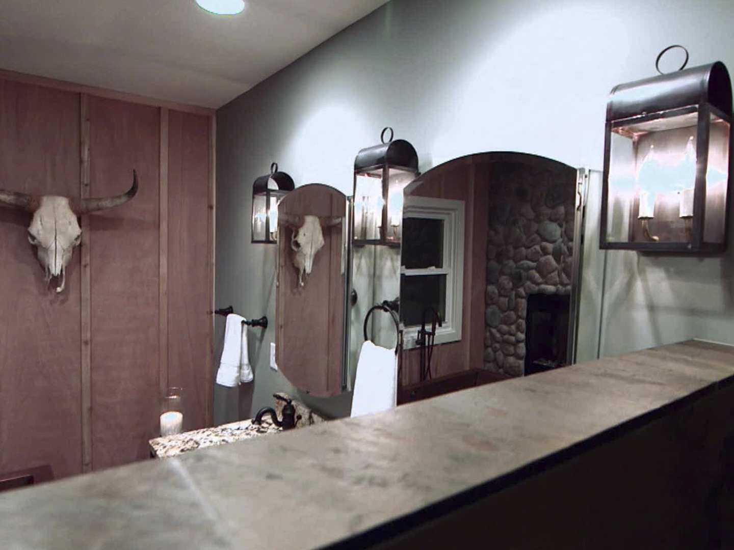 Prime Video: Bath Crashers - Season 7